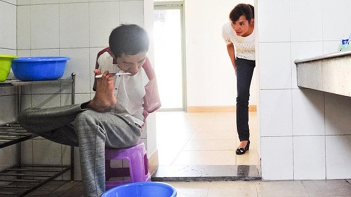 Potret Keseharian Chao Peng di Universitas Tempat Ia Belajar