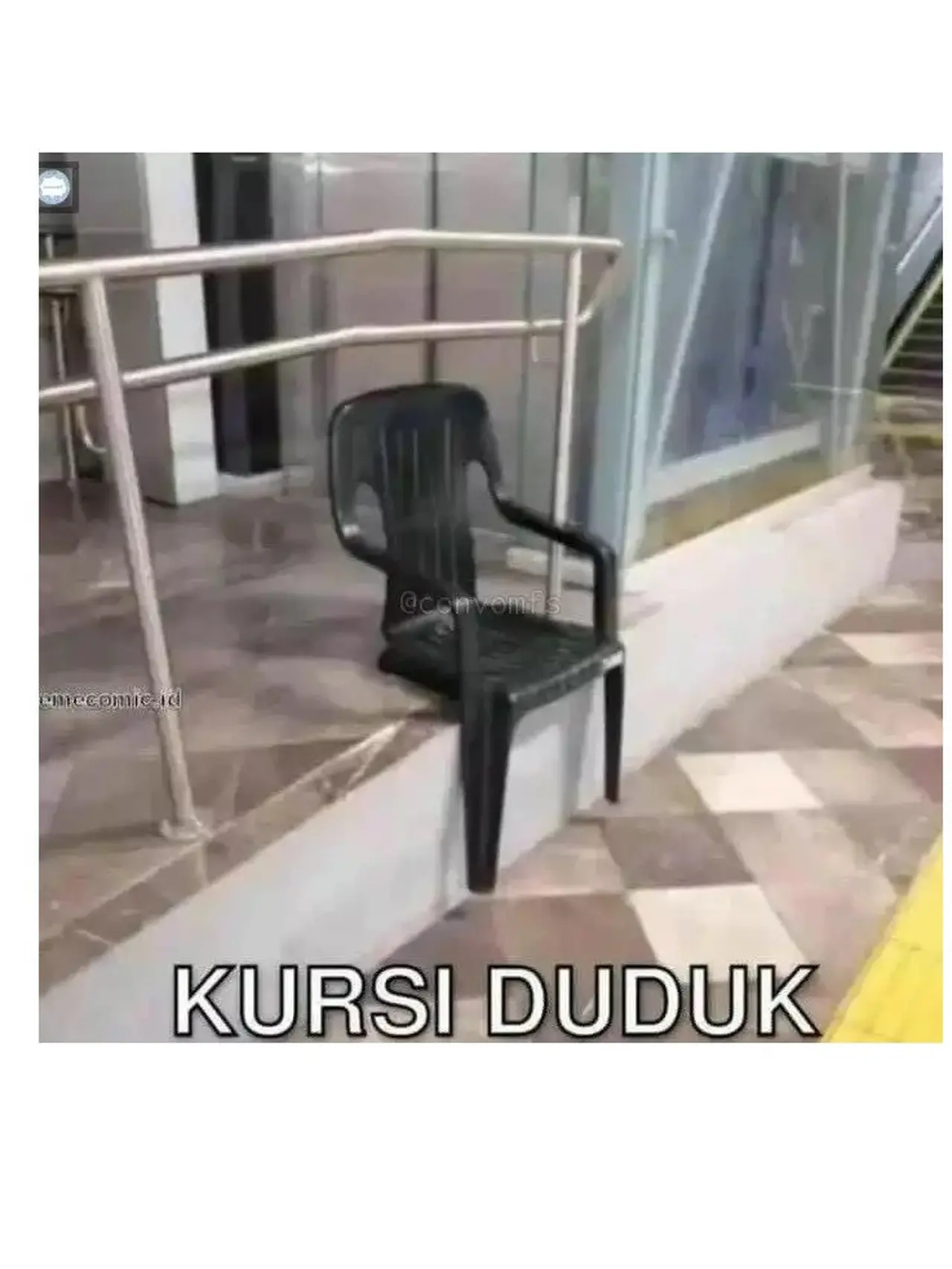 6 Meme Absurd yang Punya Makna Ganda Ini Bikin Mikir Keras, Kocak - Hot ...