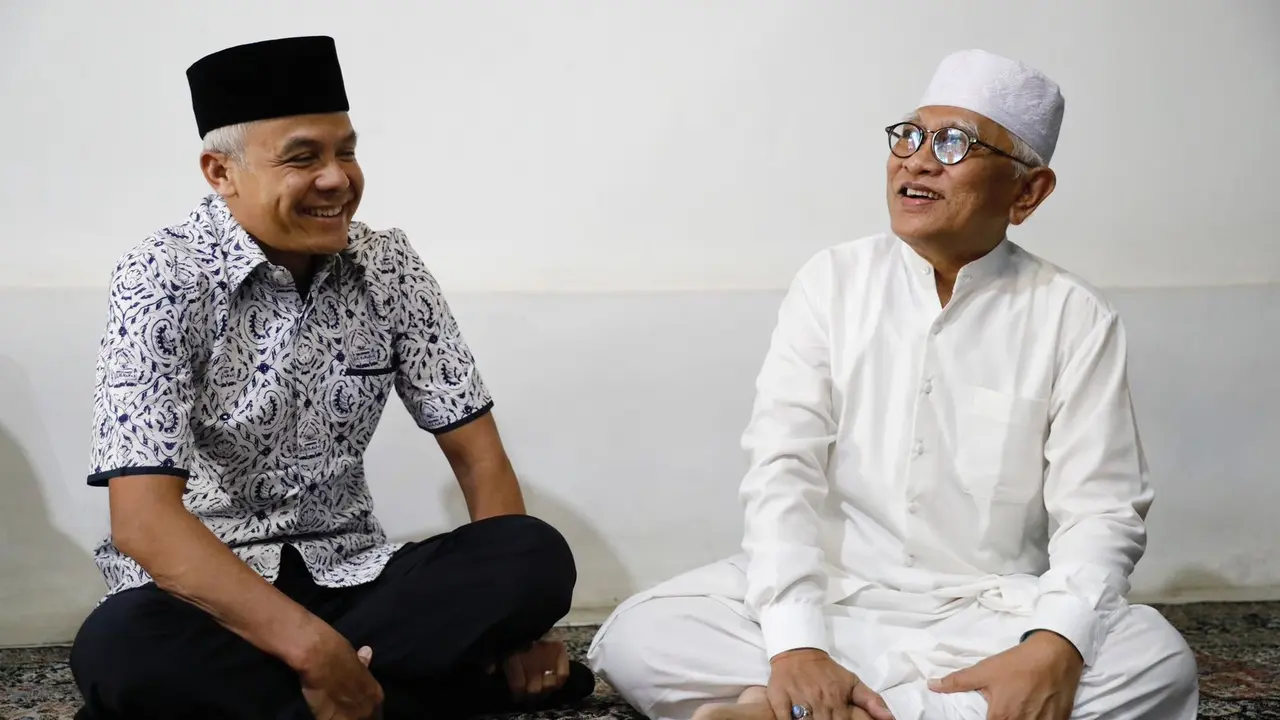 Sowan ke Kediaman Gus Baha, Ganjar Dapatkan Wejangan Ini - News Liputan6.com