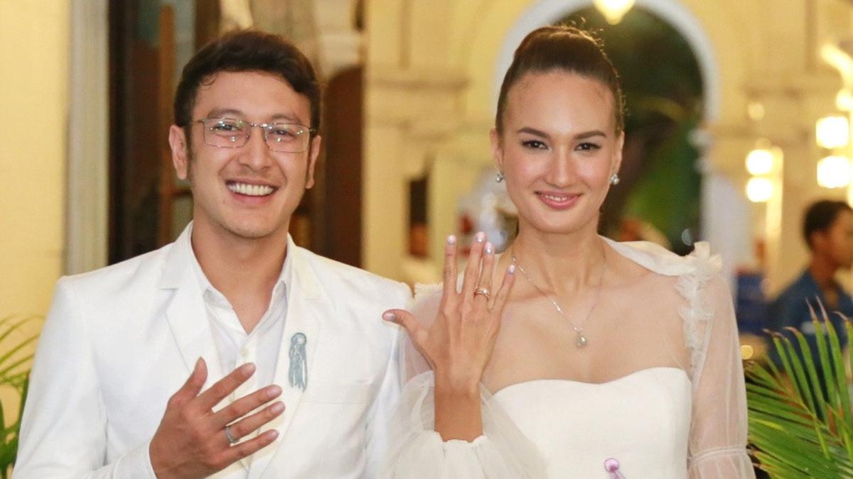 Nadine Chandrawinata - Dimas Anggara Menikah, Tyas Mirasih: Welcome To The Club - ShowBiz ...