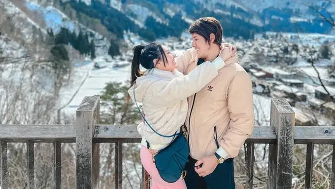 Bulan Madu, Ini 6 Potret Liburan Via Vallen dan Chevra di Jepang ...