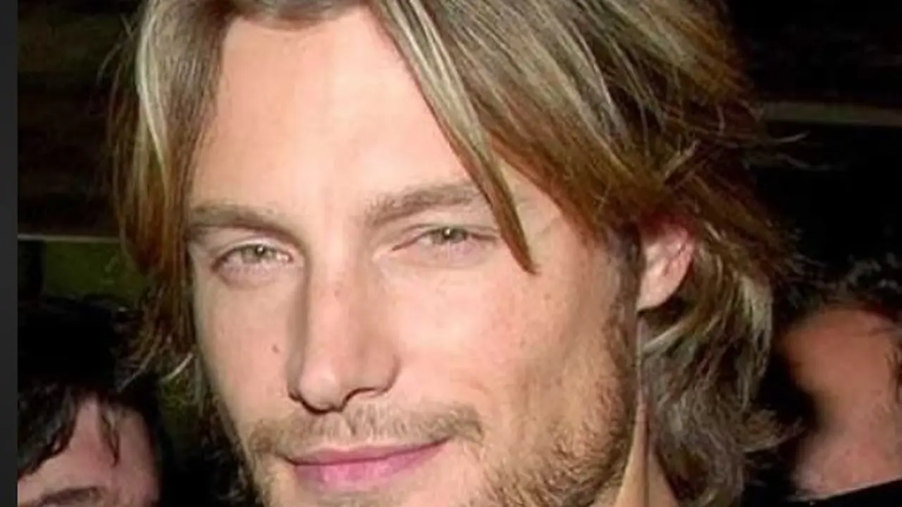 Deretan Model Rambut Pria Panjang Keren Terbaru, Jadi Makin Ganteng ...