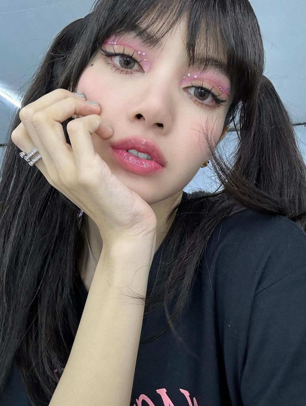 Selamat! Lisa BLACKPINK Catatkan 3 Rekor Baru di Guinness World Record