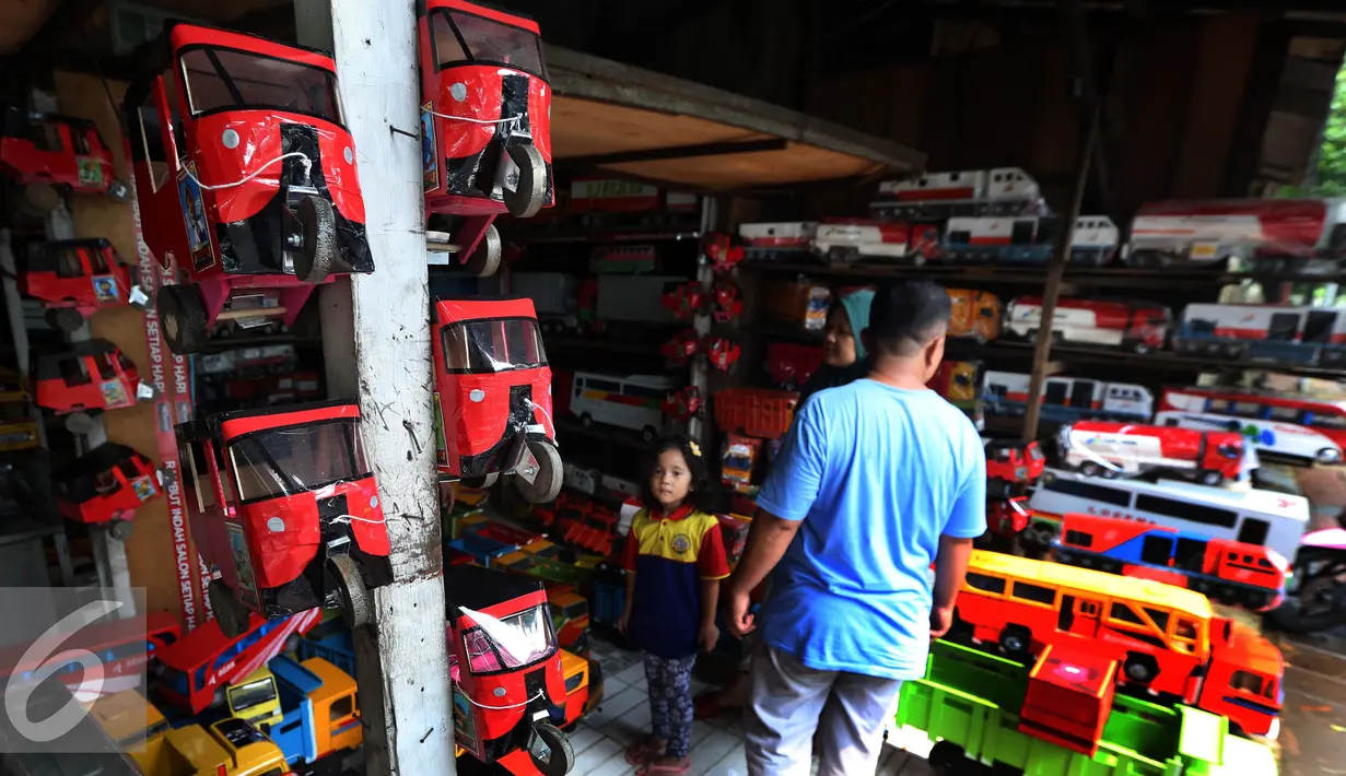 Mainan Kayu Tetap Eksis di Tengah Gempuran Mainan Modern - Foto ...