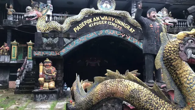 10 Potret Padepokan 1000 Patung Ki Puger Ismoyo yang Terbengkalai ...