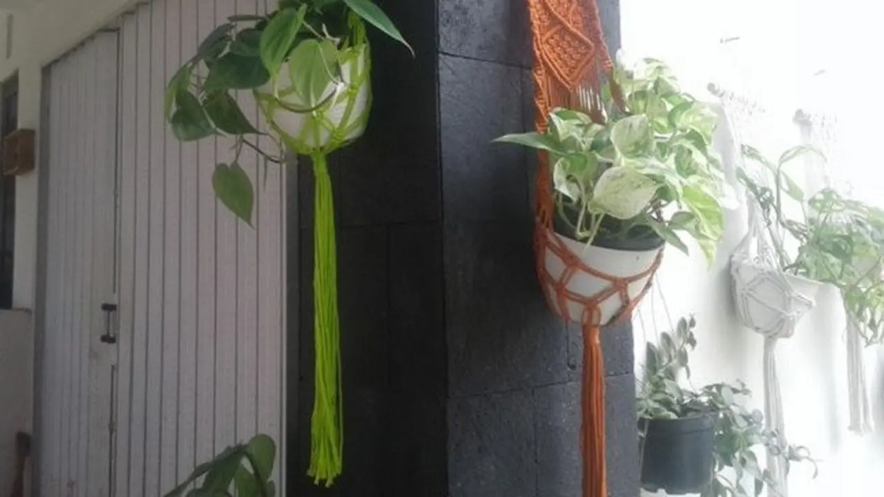 Makrame Adalah Seni Anyaman Simpul Berbahan Tali, Ini Jenis dan Cara ...