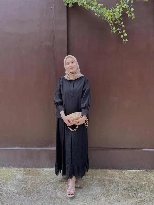 6 Gaya OOTD Ala Hijabers Dwi Handayani Ini Bisa Jadi Inspirasi Lebaran ...