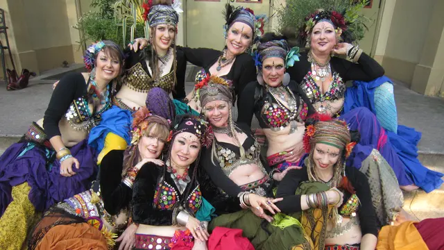 Bisa Meramal hingga Diburu Nazi, Ini 6 Fakta Menarik Kaum Gipsi ...