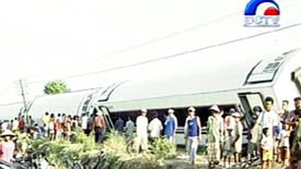 Ka Argo Bromo Anggrek Terguling News