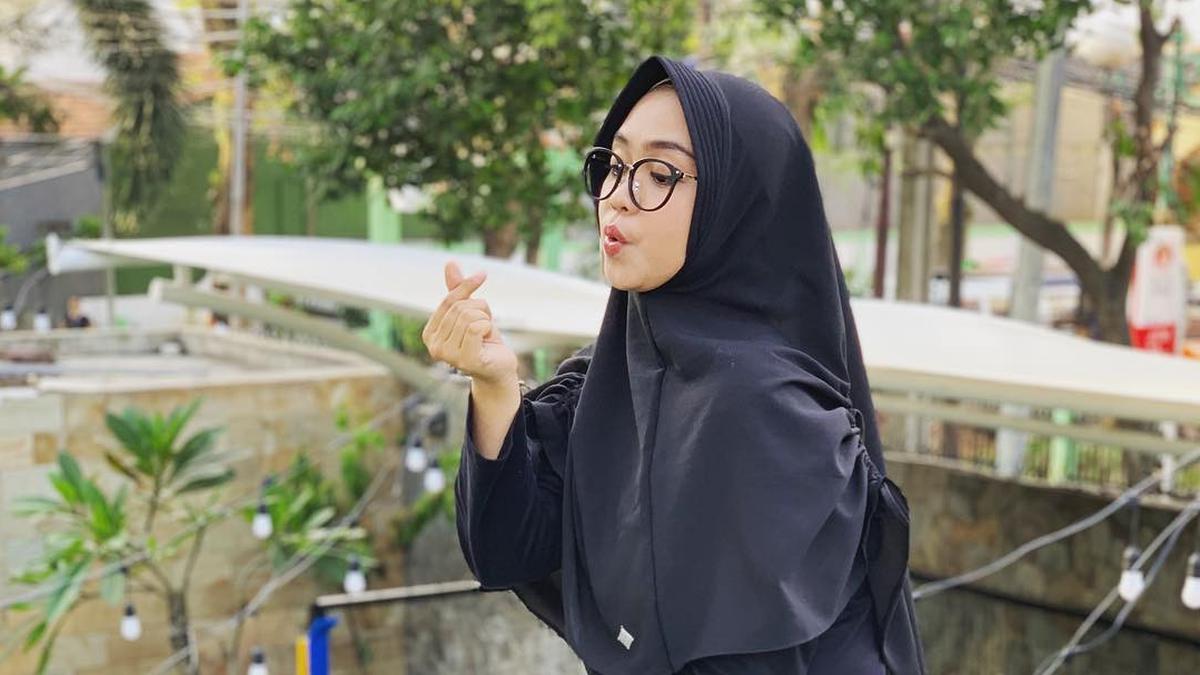 Siap Susul Atta Halilintar, Ria Ricis Bagikan Lima Paket Umrah ...