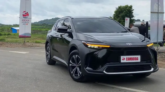 65 Toyota bZ4x Dukung Mobilitas Tamu Negara KTT ASEAN 2023 - Otomotif Liputan6.com