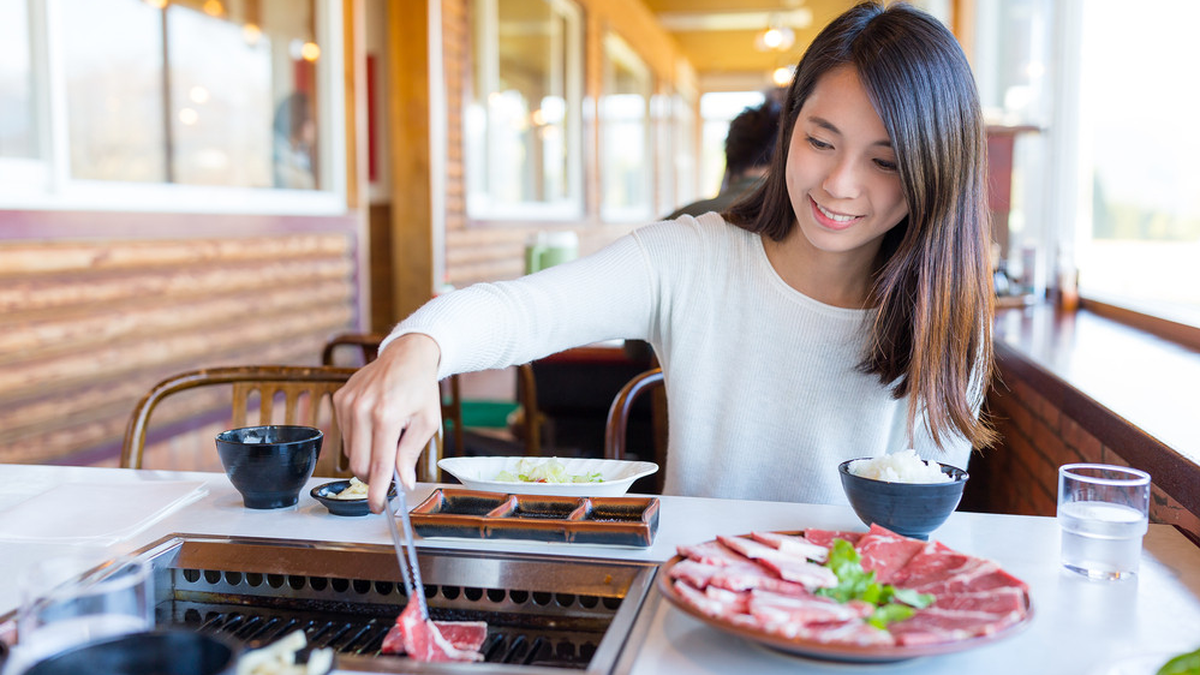 5 Penyebab Perut Perih Setelah Makan Daging yang Perlu Kamu Waspadai ...