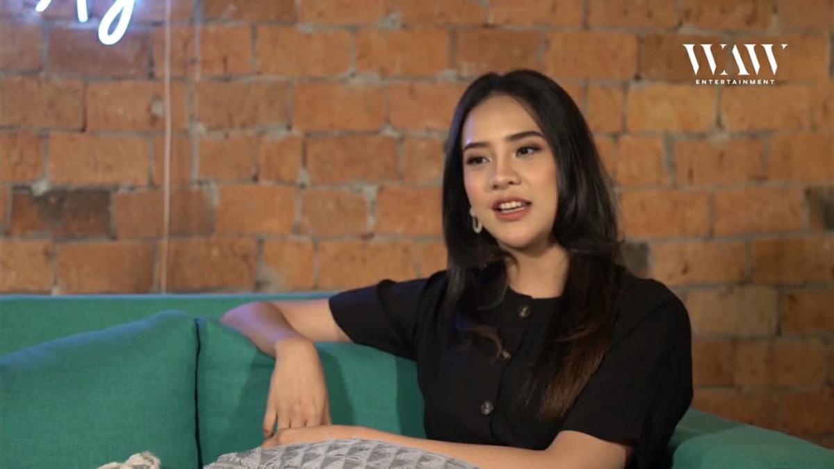 Anya Geraldine Pertama Kali Jadi Host Talkshow, Jadi Sering Bercanda - ShowBiz Liputan6.com