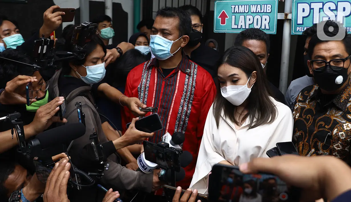 FOTO: Gisel Jadi Saksi Sidang Penyebar Video Syurnya dengan Nobu - Foto Liputan6.com