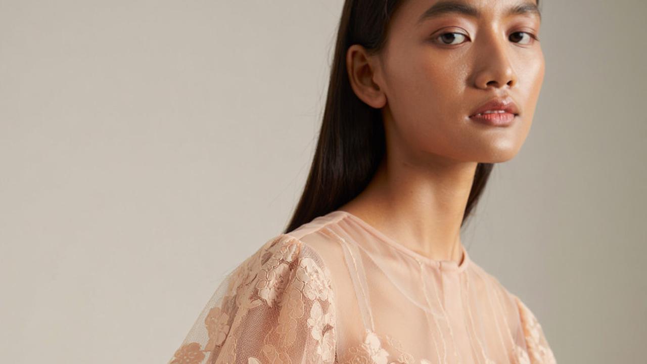 11 Model Atasan Brokat Pesta Modern Terkini 2025, Pilihan Stylish untuk ...