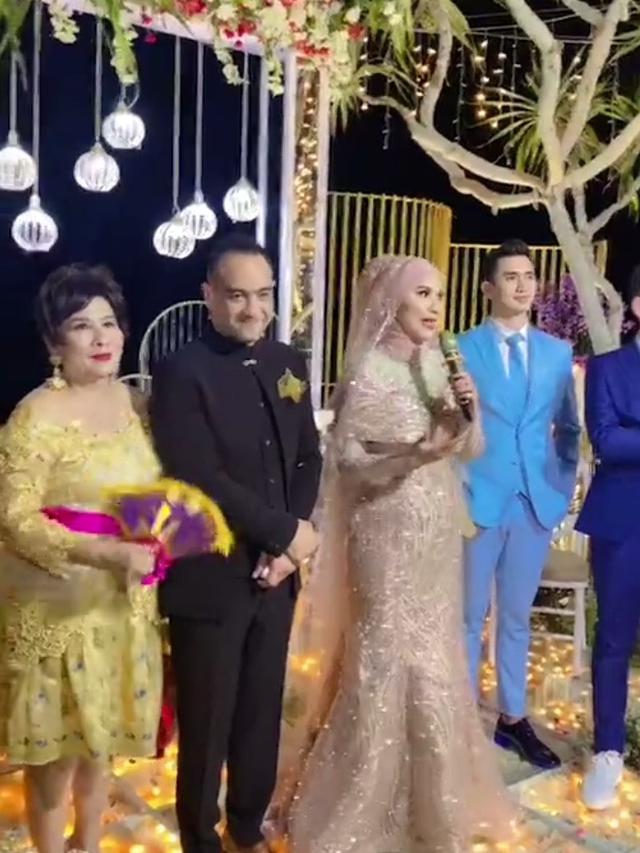 7 Potret Resepsi Pernikahan Venna Melinda dan Ferry Irawan, Bertabur Kebahagiaan - Hot Liputan6.com