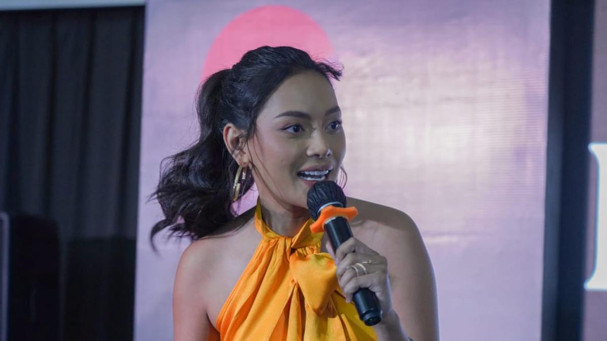 Luwesnya Gaya Erika Carlina Refleksikan Sisi Feminin dan Maskulin, Kini ...