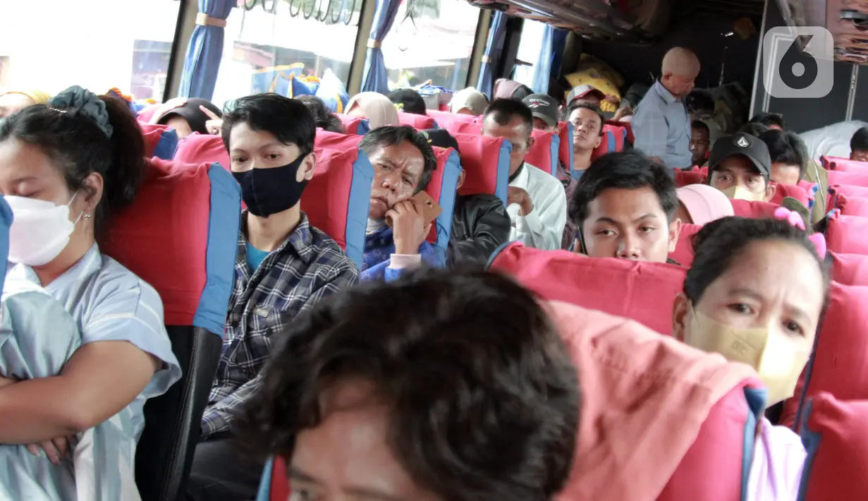 Jelang Nataru, Terminal Kelideres Alami Lonjakan Pemudik - Foto ...