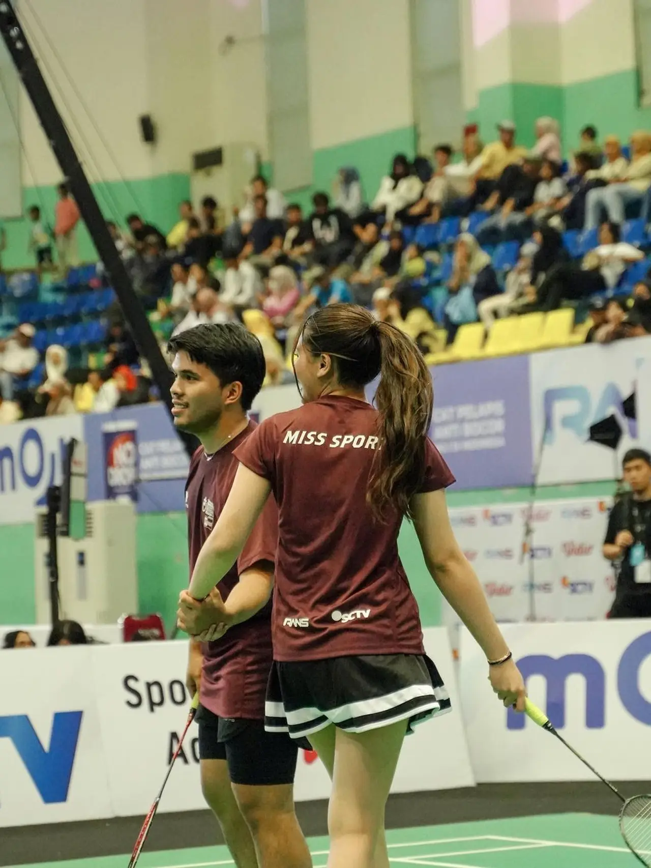 Melihat Kemesraan Aaliyah Massaid dan Thariq Halilintar di Lapangan Bulu Tangkis, Senyum Manis ...