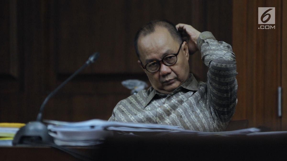 FOTO: Lanjutan Kasus BLBI, Mantan Kepala BPPN Jalani Sidang Keterangan Saksi - Foto Liputan6.com