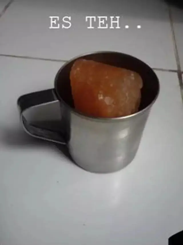 10 Potret Kocak Orang Minum Es Teh di Cuaca yang Panas Ini Bikin Tepuk ...