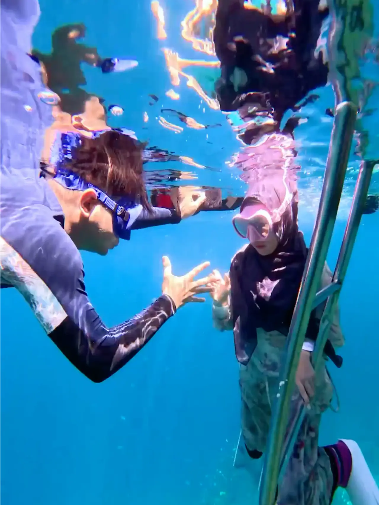 Viral Ria Ricis Renang Pakai Baju Gamis dan Main Suit Bareng Teuku Ryan ...