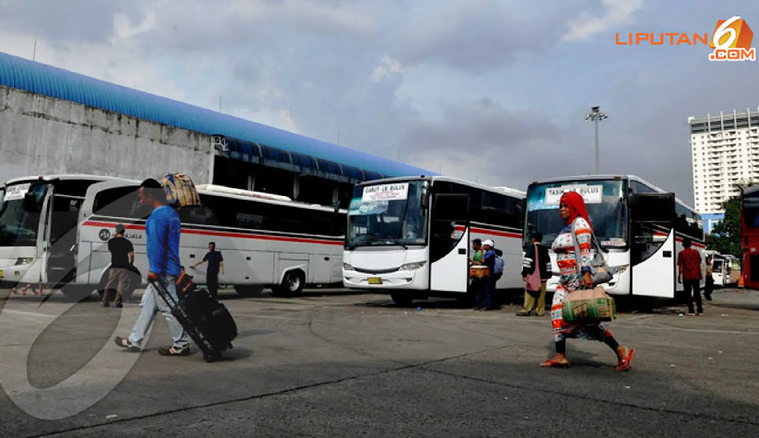 [FOTO] Rencana Penutupan Terminal Lebak Bulus Menuai Protes - Foto ...
