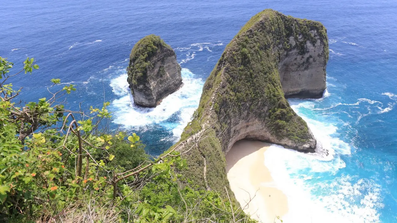 Nusa Penida Masuk Program We Love Bali, Apa Saja yang Bisa Dikunjungi ...