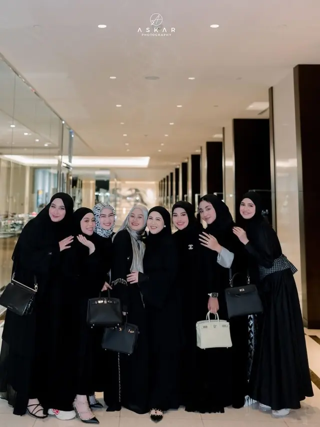 7 Potret Bukber dan Arisan Geng Mamayu, Dinda Hauw Curi Perhatian - Hot ...