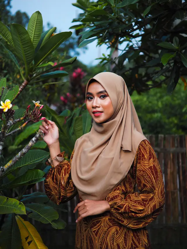 10 Model Baju Batik Syar'i Sutra Elegan, Tampil Mewah dan Berkelas di ...