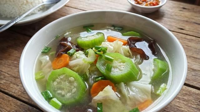 8 Resep Sayur Oyong Kuah Bening, Hidangan Sehat dan Praktis untuk Keluarga