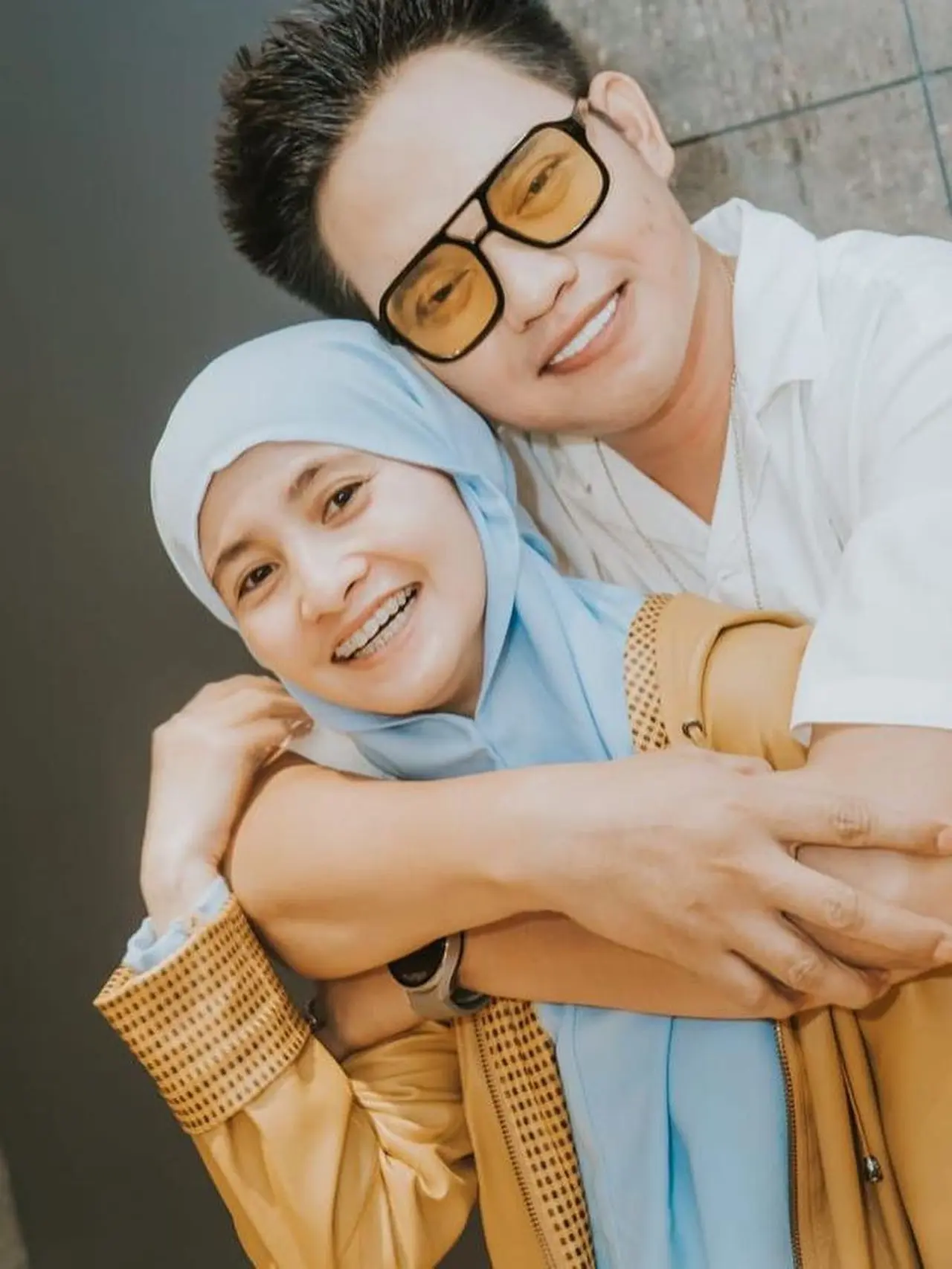 6 Potret Dodhy Kangen Band dan Istri Rujuk, Ingat Modal Nikah Rp 500 ...