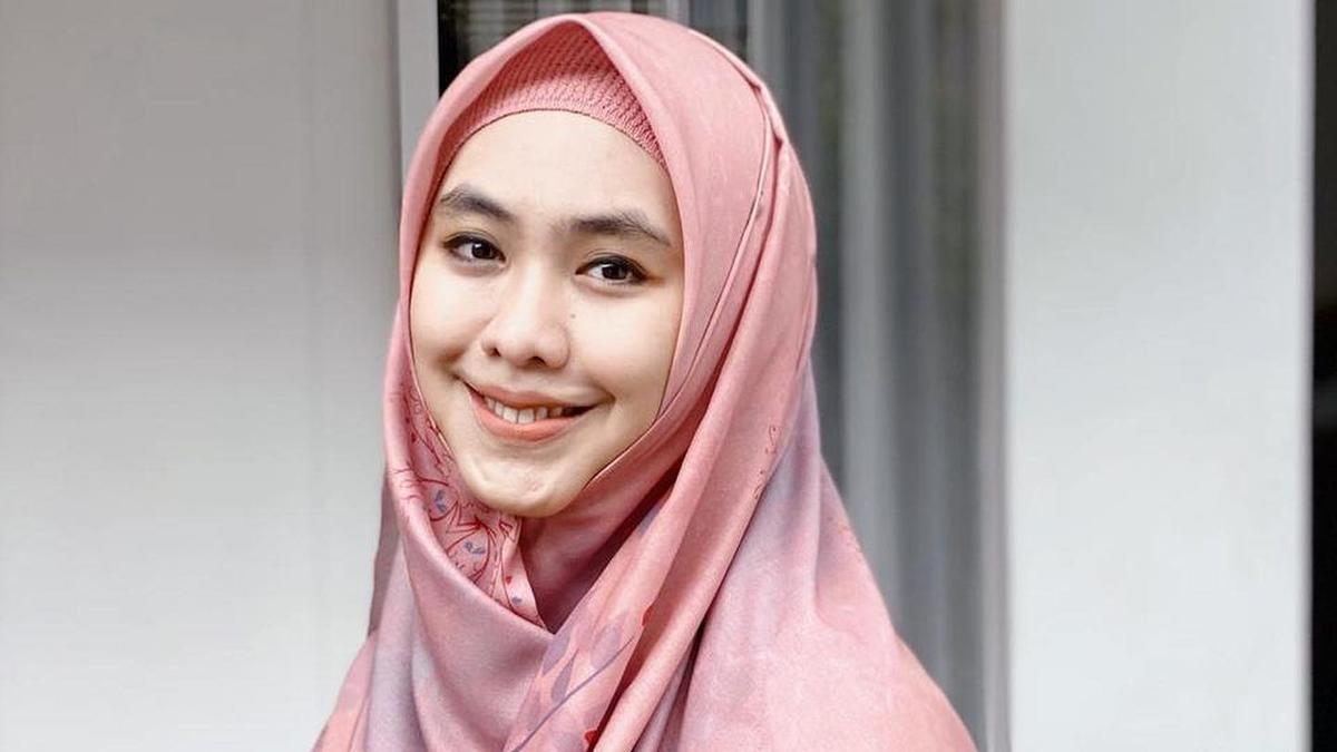 Ayah Oki Setiana Dewi dan Ria Ricis Meninggal Dunia - ShowBiz Liputan6.com