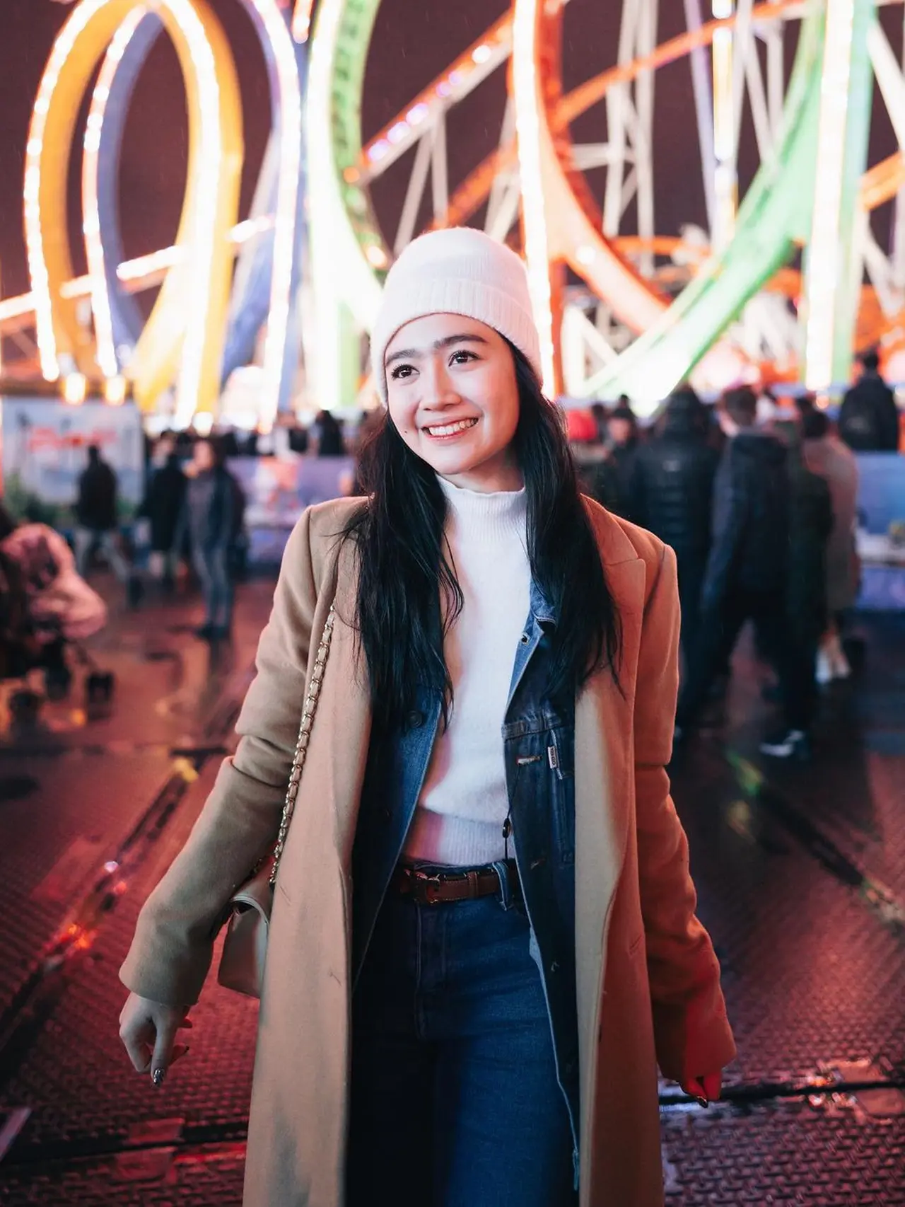 7 Inspirasi Outfit Liburan dengan Topi, Intip Gaya Febby Rastanty ...