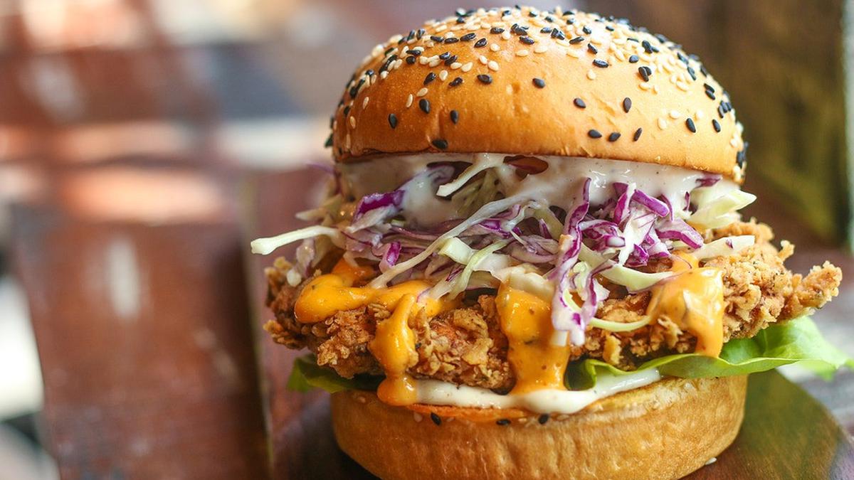 Resep Burger Keju ala Restoran yang Meleleh di Mulut