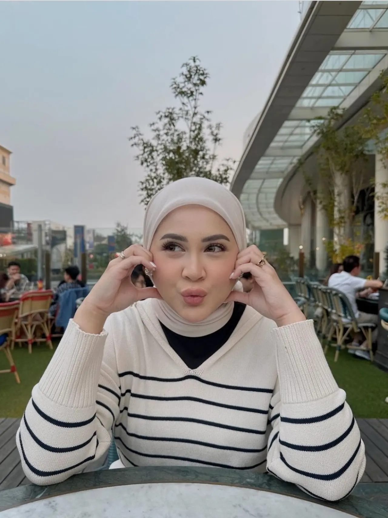 7 Transformasi Kesha Ratuliu Usai 4 Tahun Filler Wajah, Dulu Dikenal ...