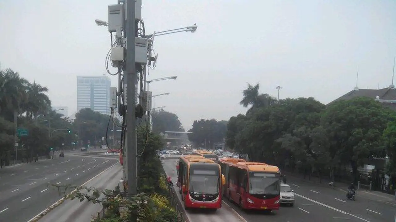 Transjakarta Jadi BUMD, Bagaimana Nasib Operator Busway?