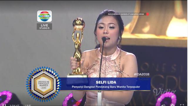 Selfi LIDA Sabet Penghargaan Penyanyi Dangdut Pendatang Baru Wanita ...
