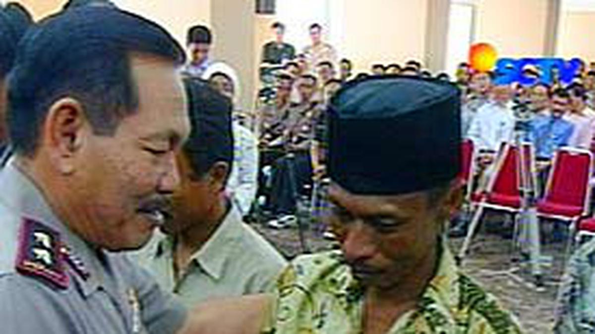 Pemulung Penemu Senjata Api Mendapat Penghargaan - News Liputan6.com