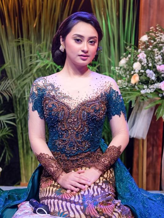 Potret Memes Prameswari Sinden OVJ yang Curi Perhatian Usai Pamer Foto ...