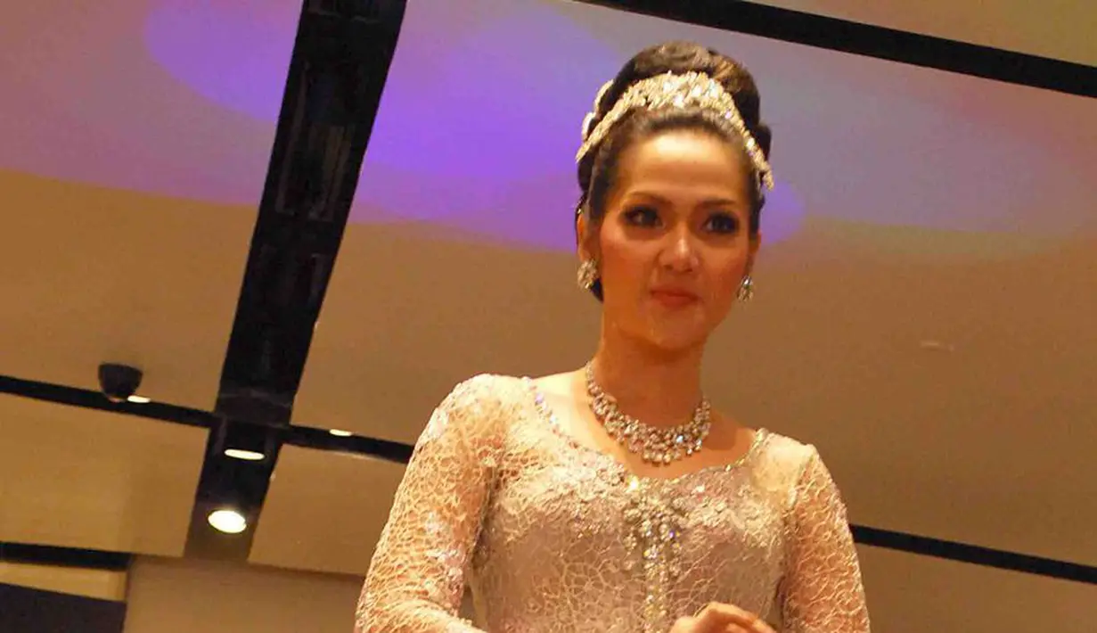 Koleksi Kebaya Amy Atmanto - Photo Fimela.com