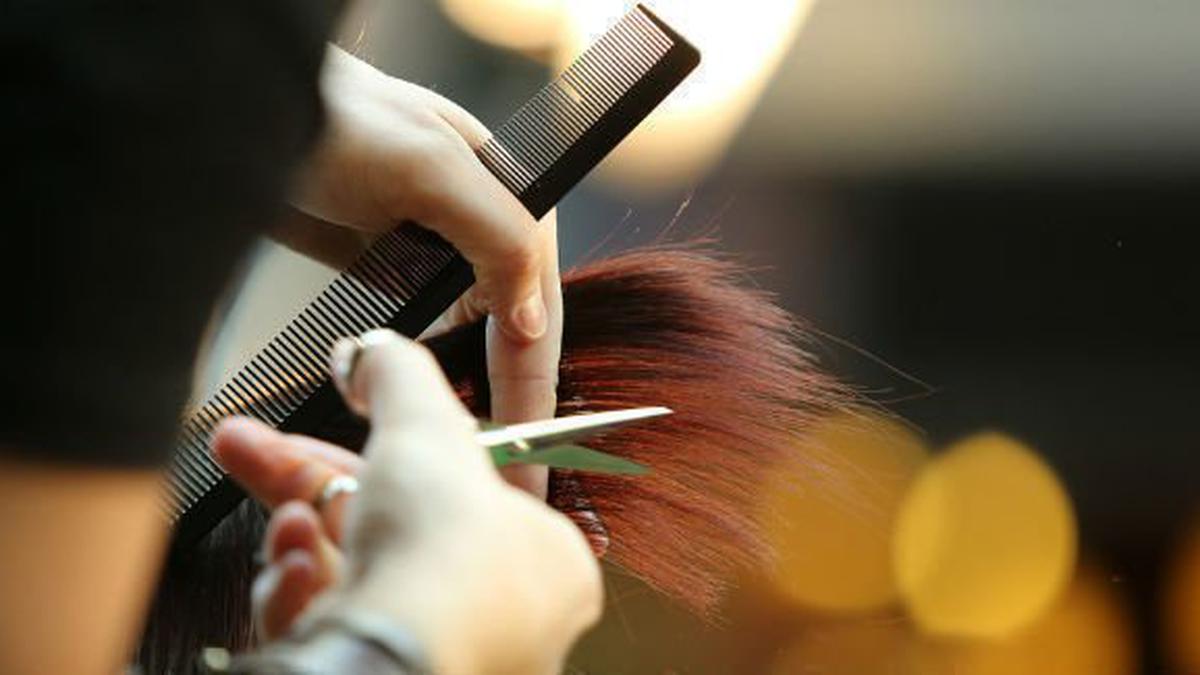 Mengapa Banyak Wanita Potong Rambut Saat Putus Cinta? - Lifestyle ...