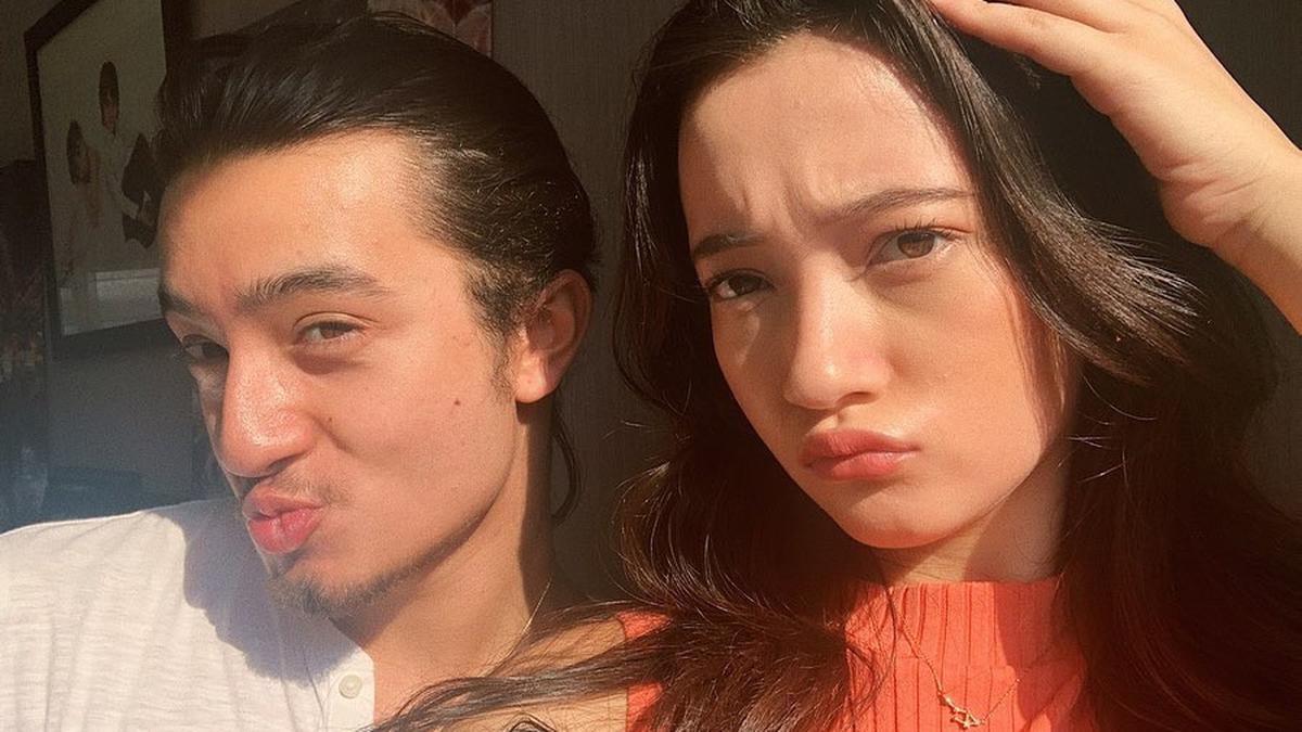 7 Momen Bryan dan Megan Domani saat Buat Kue Bareng, Seru Banget