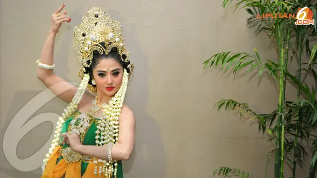 Perankan Nyi Blorong Dewi Perssik Telanjang Bulat Showbiz