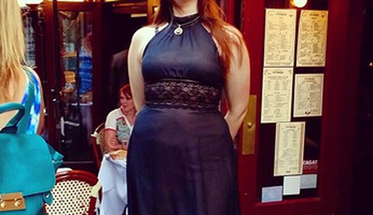 Pesona Aly Stosz: Wanita Dengan Tinggi Lebih Dua Meter - Photo Fimela.com