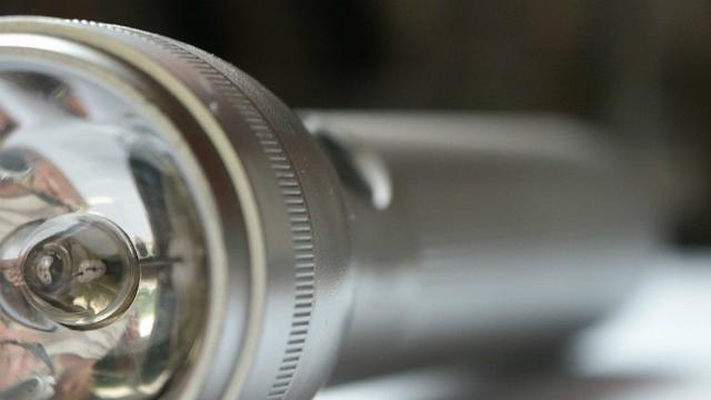 Perubahan Energi yang Terjadi pada Baterai yang Menyalakan Senter ...