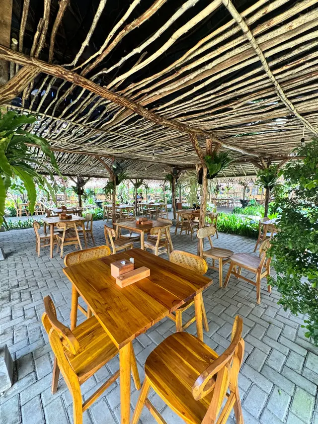 3 Alasan Marshel Widianto Makan Bareng Keluarga di Luar Rumah, dari ...