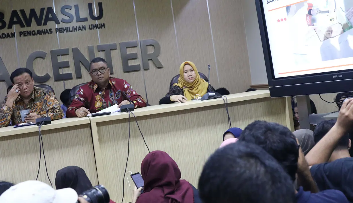 FOTO: H-1 Pemilu 2019, Bawaslu Temukan Sejumlah Pelanggaran - Foto ...