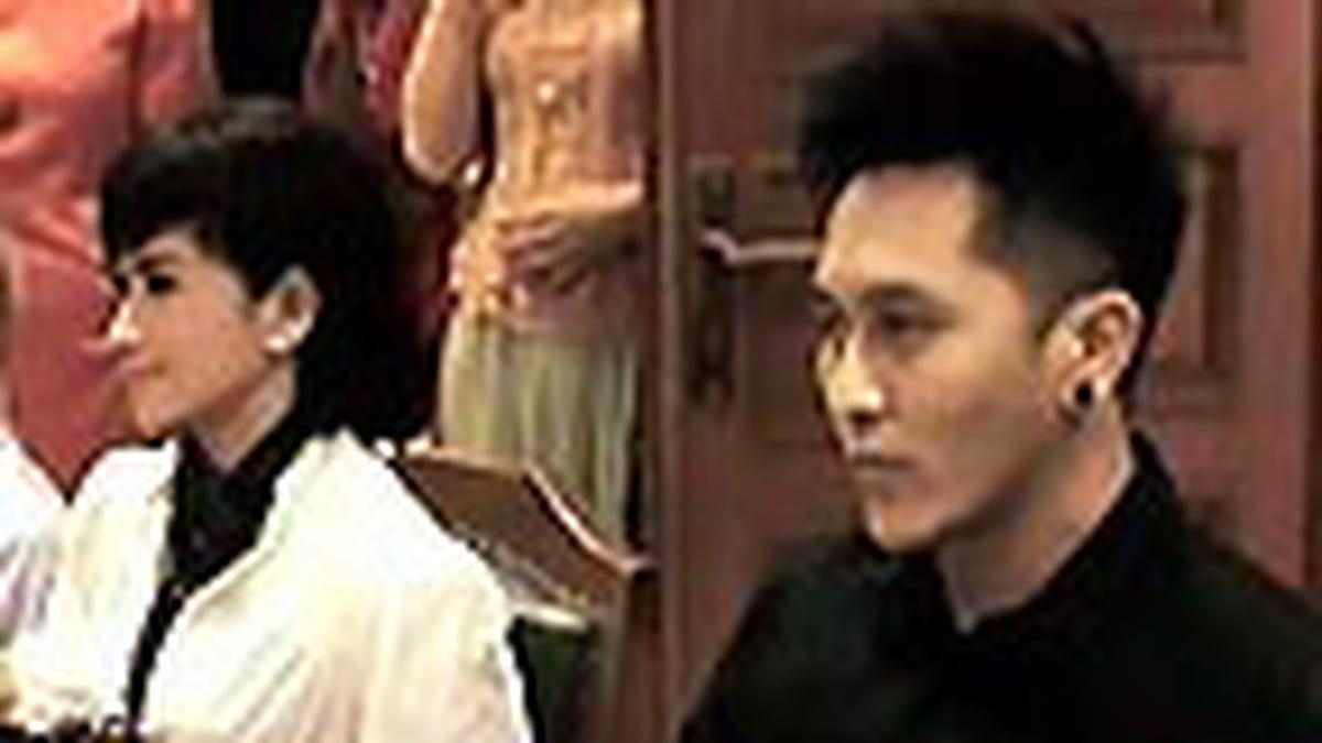 Demian Aditya Tak Hadiri Sidang Cerai, Yulia Rachman Kecewa - Video ...