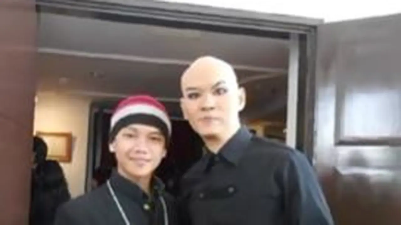 6 Potret Lawas Pesulap Merah Sebelum Terkenal, Penampilannya Bikin ...